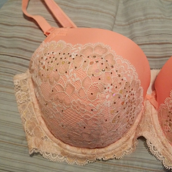 Victoria's Secret | Intimates & Sleepwear | Nwot Vs Lace Tangerine Bra ...